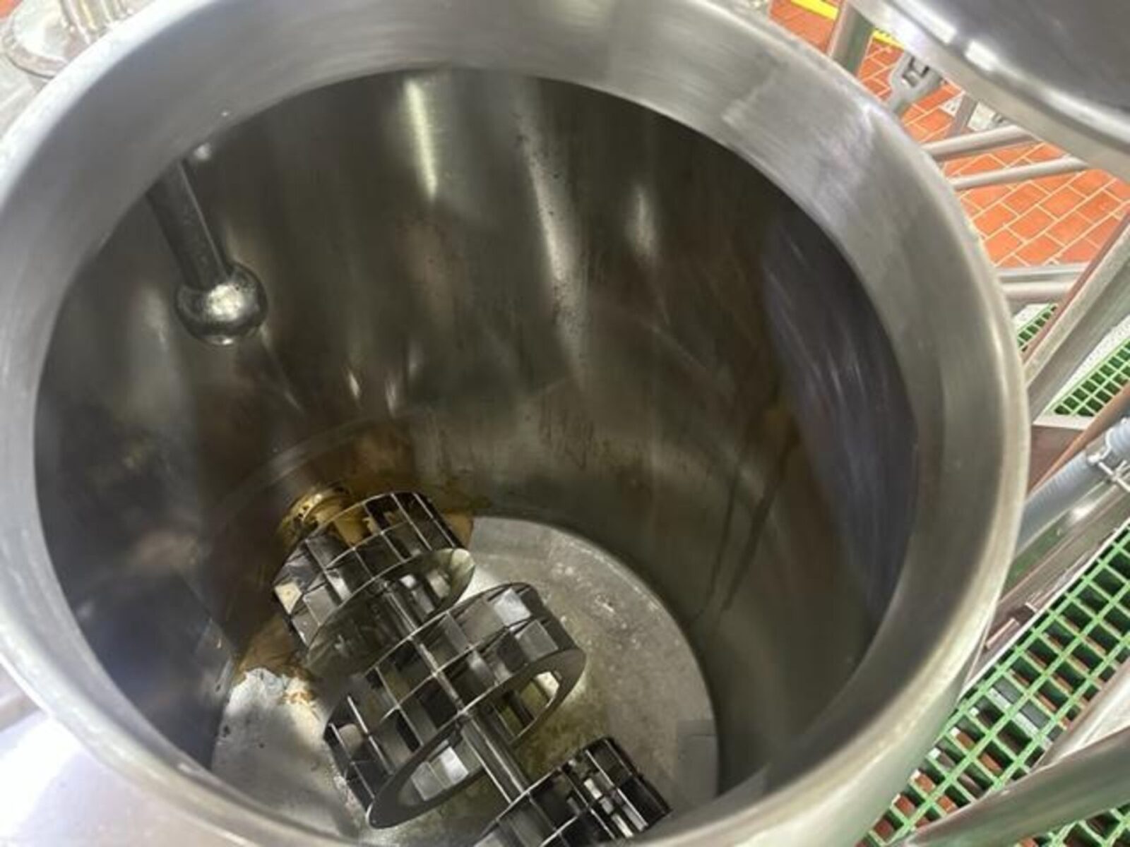 SPECIALTY MIX TANKS = 350 Gallons: – FPM, Inc.